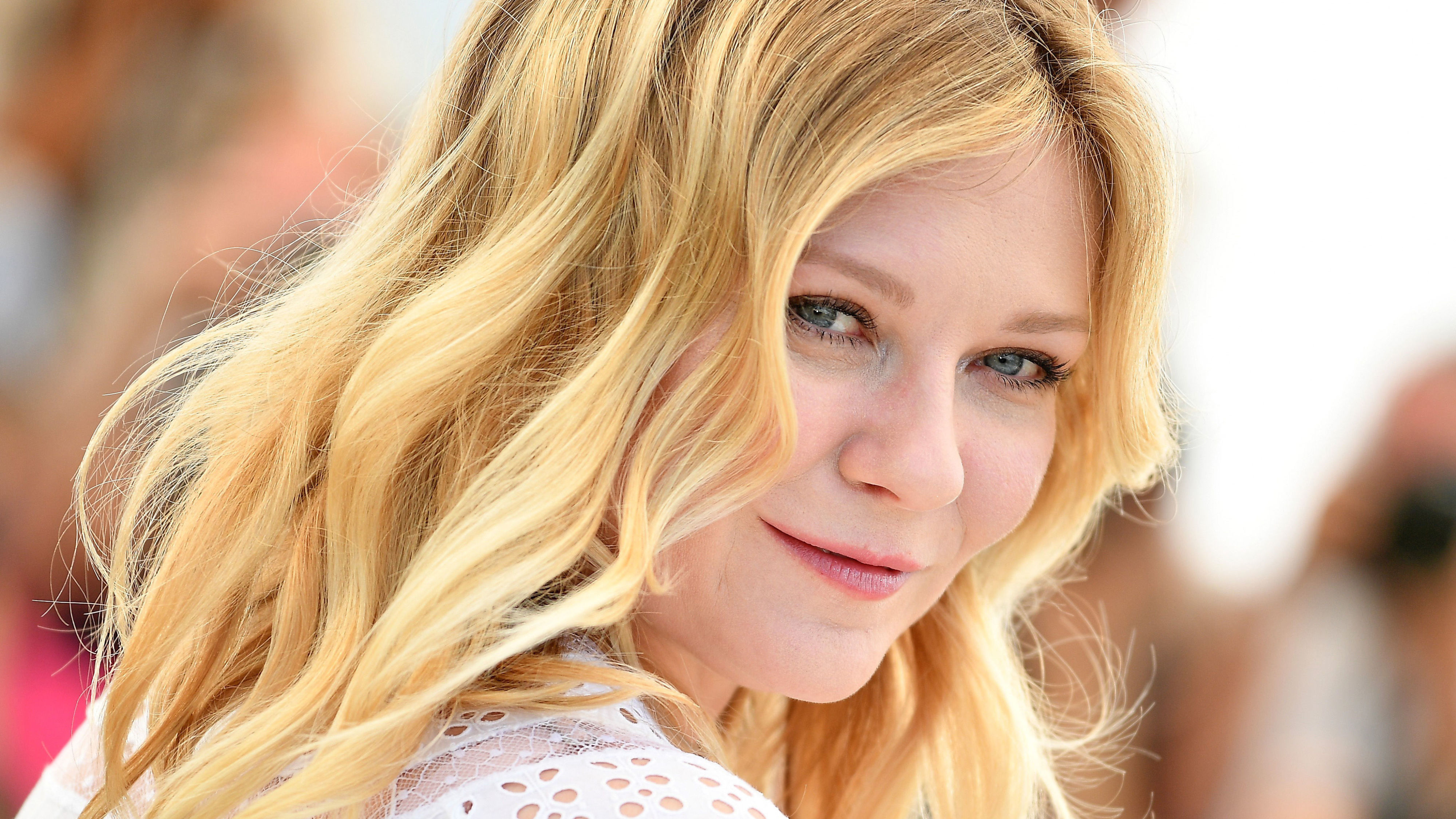 Kirsten Dunst Shoulder Length Hair