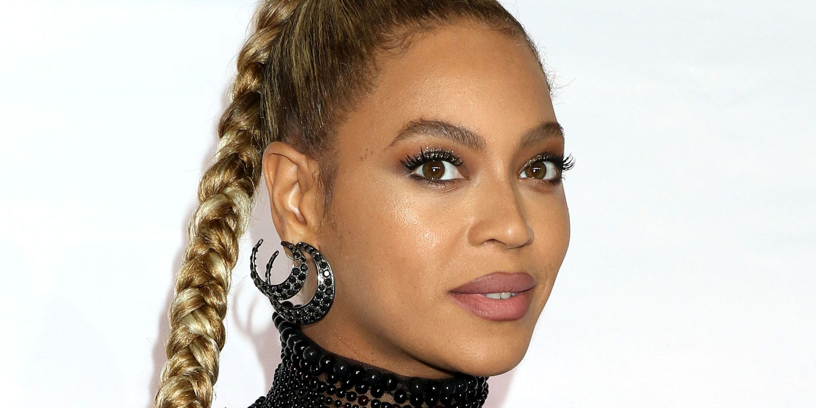 This Is The Most Flattering Eyebrow Shape According To Beyoncé's Make ...