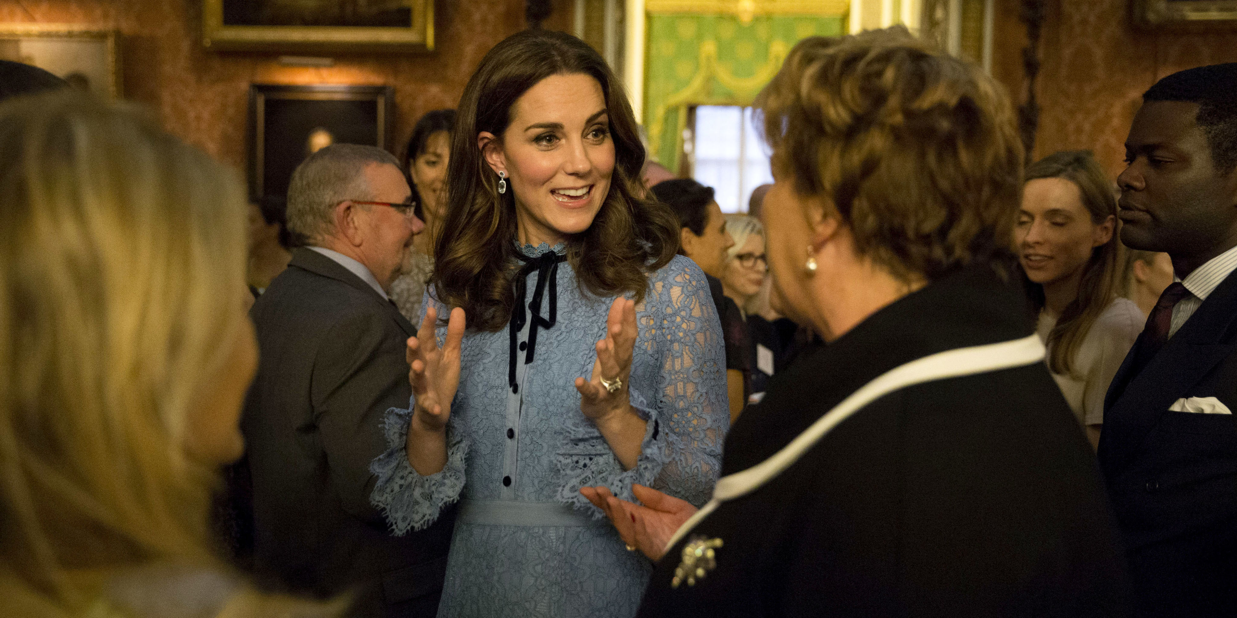Kate Middleton Gravid Bump Kate Middleton Gets 'Bump Shamed' Following